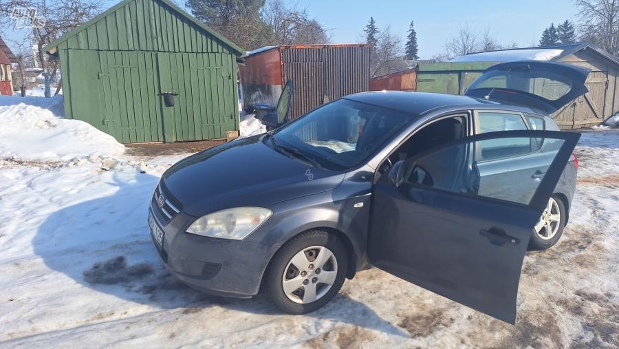 Kia Ceed 2008 in Panevezys, with an engine capacity of 1.40 L and mileage of 250 thousand km for 500 €, photo 16 on AUTOMOTO.COM.LV