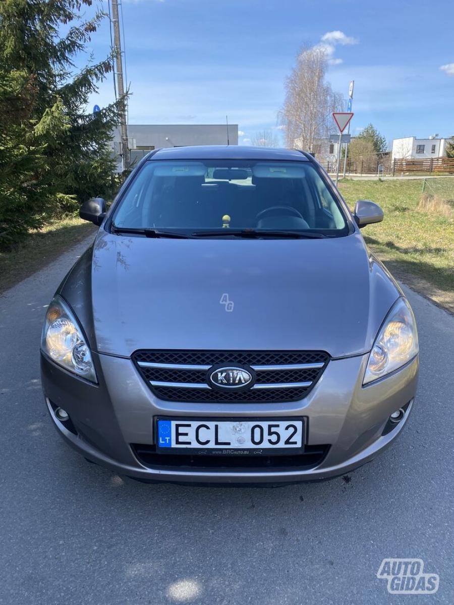Kia Ceed 2008 in Kaunas, with an engine capacity of 1.40 L and mileage of 250 thousand km for 1500 €, photo 4 on AUTOMOTO.COM.LV