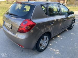 Kia Ceed 2008 in Kaunas, with an engine capacity of 1.40 L and mileage of 250 thousand km for 1500 €, photo 5 on AUTOMOTO.COM.LV