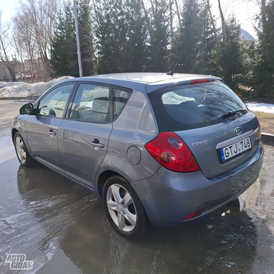 Kia Ceed 2008 Radviliškis, ar dzinēja tilpumu 1.60 L un nobraukumu 443 tūkst. km par 1950 €, foto 4 vietnē AUTOMOTO.COM.LV