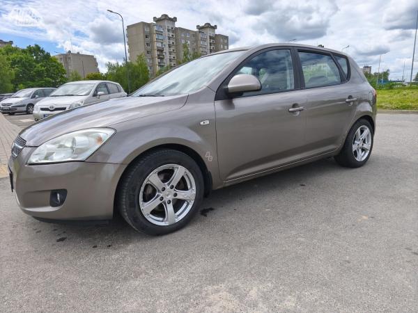 Kia Ceed 2008 in Kaunas, with an engine capacity of 1.60 L and mileage of 270 thousand km for 600 €, photo 6 on AUTOMOTO.COM.LV