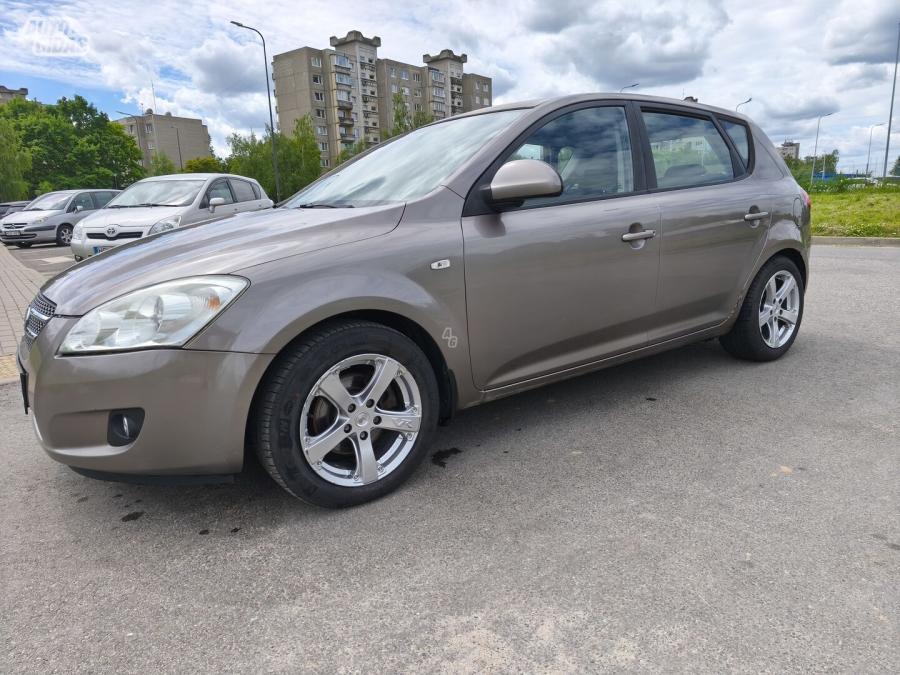 Kia Ceed 2008 in Kaunas, with an engine capacity of 1.60 L and mileage of 270 thousand km for 650 €, photo 7 on AUTOMOTO.COM.LV