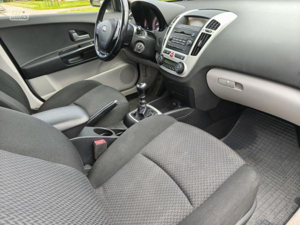 Kia Ceed 2008 in Kaunas, with an engine capacity of 1.60 L and mileage of 270 thousand km for 600 €, photo 8 on AUTOMOTO.COM.LV