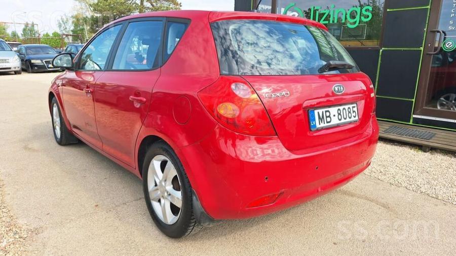 Kia Ceed 2008 Rīga, ar dzinēja tilpumu 1.60 L un nobraukumu 314 tūkst. km par 450 €, foto 5 vietnē AUTOMOTO.COM.LV