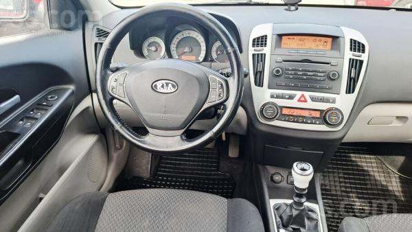 Kia Ceed 2008 Rīga, ar dzinēja tilpumu 1.60 L un nobraukumu 314 tūkst. km par 450 €, foto 7 vietnē AUTOMOTO.COM.LV