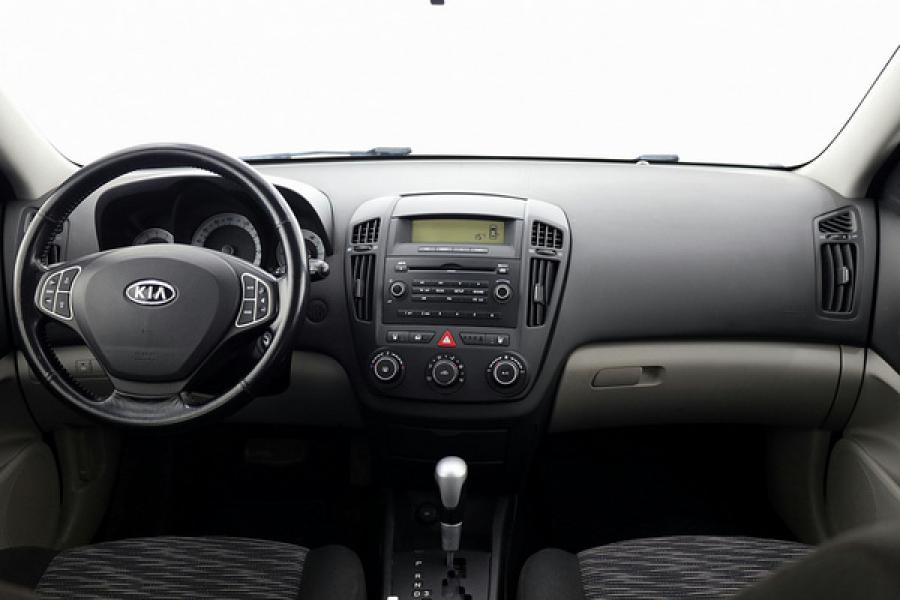 Kia Ceed 2008 in Tallinn, with an engine capacity of 1.60 L and mileage of 222 thousand km for 1799 €, photo 6 on AUTOMOTO.COM.LV