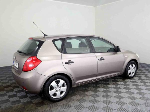Kia Ceed 2008 Tallina, ar dzinēja tilpumu 1.60 L un nobraukumu 222 tūkst. km par 1799 €, foto 11 vietnē AUTOMOTO.COM.LV