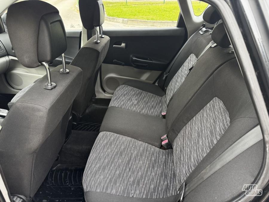Kia Ceed 2008 in Siauliai, with an engine capacity of 1.60 L and mileage of 273 thousand km for 1550 €, photo 12 on AUTOMOTO.COM.LV