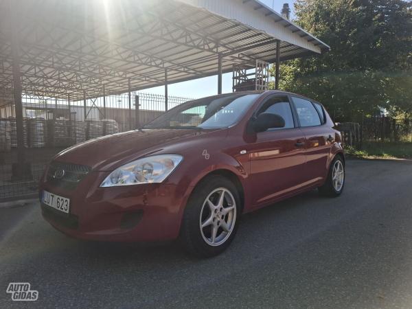 Kia Ceed 2009 in Ariogala, with an engine capacity of 1.60 L and mileage of 205 thousand km for 1550 €, photo 1 on AUTOMOTO.COM.LV