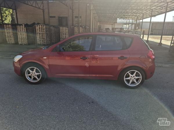 Kia Ceed 2009 in Ariogala, with an engine capacity of 1.60 L and mileage of 205 thousand km for 1550 €, photo 9 on AUTOMOTO.COM.LV
