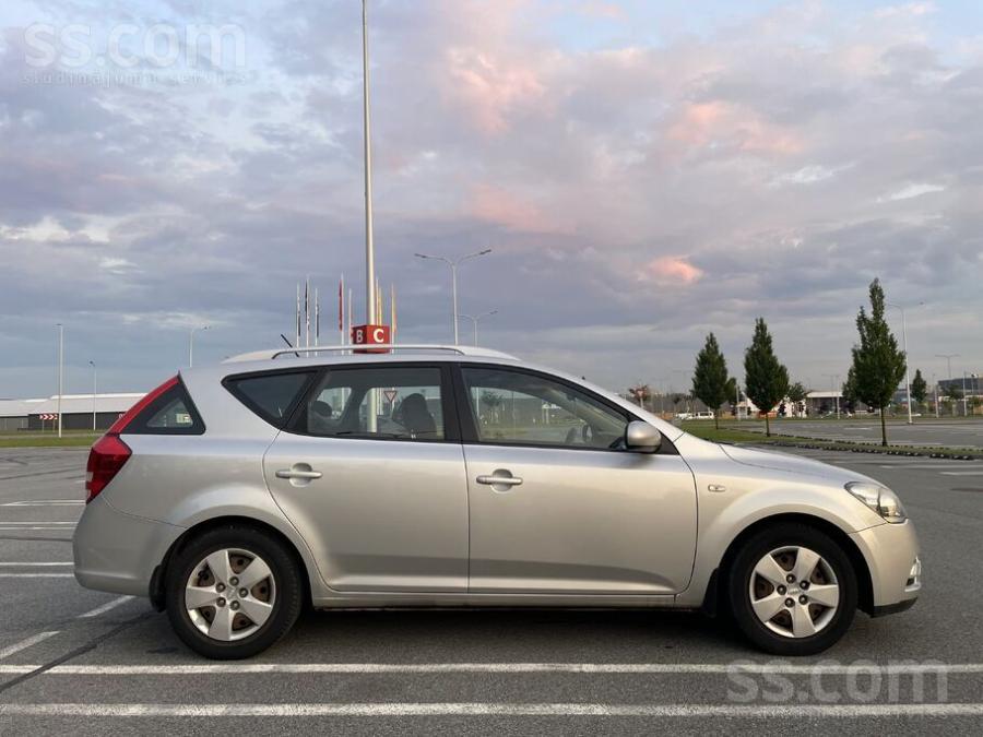 Kia Ceed 2011 in Riga, with an engine capacity of 1.60 L and mileage of 250 thousand km for 2499 €, photo 2 on AUTOMOTO.COM.LV