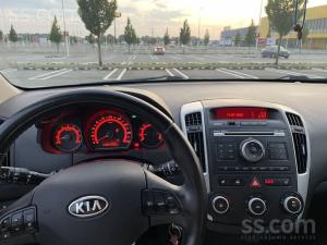 Kia Ceed 2011 in Riga, with an engine capacity of 1.60 L and mileage of 250 thousand km for 2499 €, photo 7 on AUTOMOTO.COM.LV