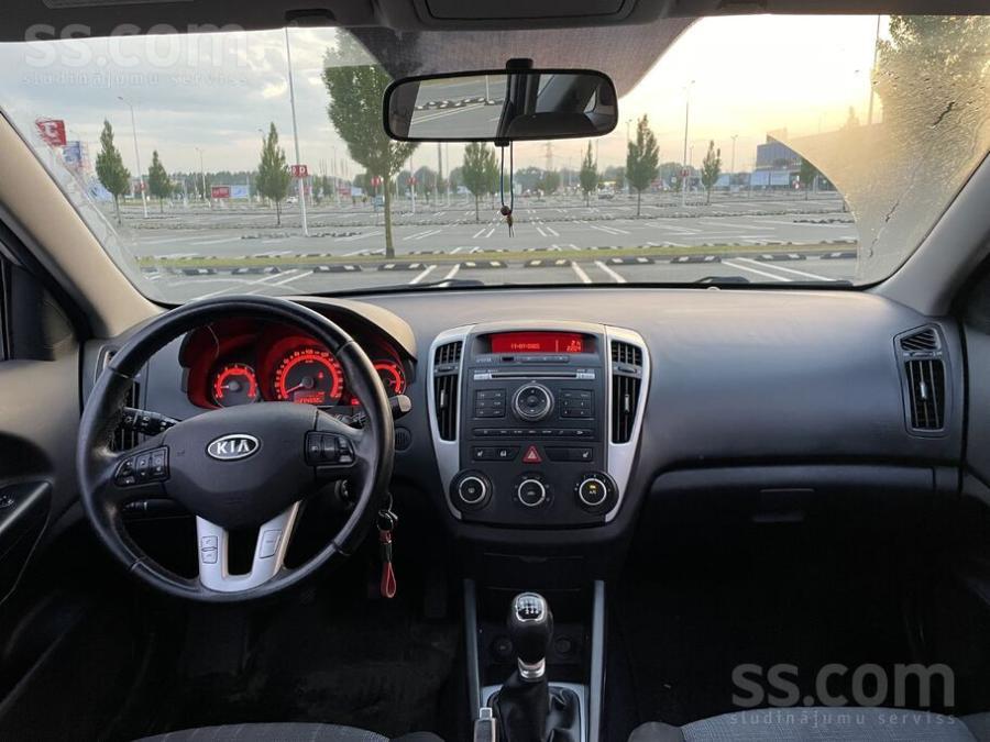 Kia Ceed 2011 in Riga, with an engine capacity of 1.60 L and mileage of 250 thousand km for 2499 €, photo 11 on AUTOMOTO.COM.LV