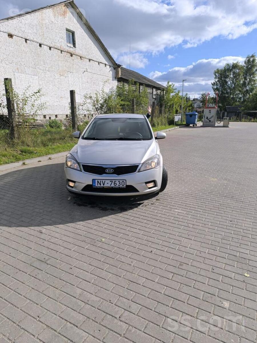 Kia Ceed 2011 Rēzekne, ar dzinēja tilpumu 1.60 L un nobraukumu 311 tūkst. km par 1800 €, foto 1 vietnē AUTOMOTO.COM.LV