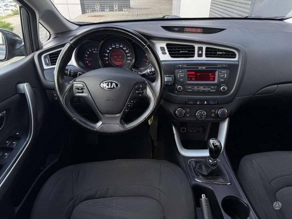 Kia Ceed 2013 in Vilnius, with an engine capacity of 1.58 L and mileage of 100 thousand km for 7111 €, photo 11 on AUTOMOTO.COM.LV