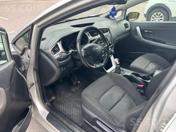 Kia Ceed 2013 Rīga, ar dzinēja tilpumu 1.60 L un nobraukumu 200 tūkst. km par 3200 €, foto 5 vietnē AUTOMOTO.COM.LV