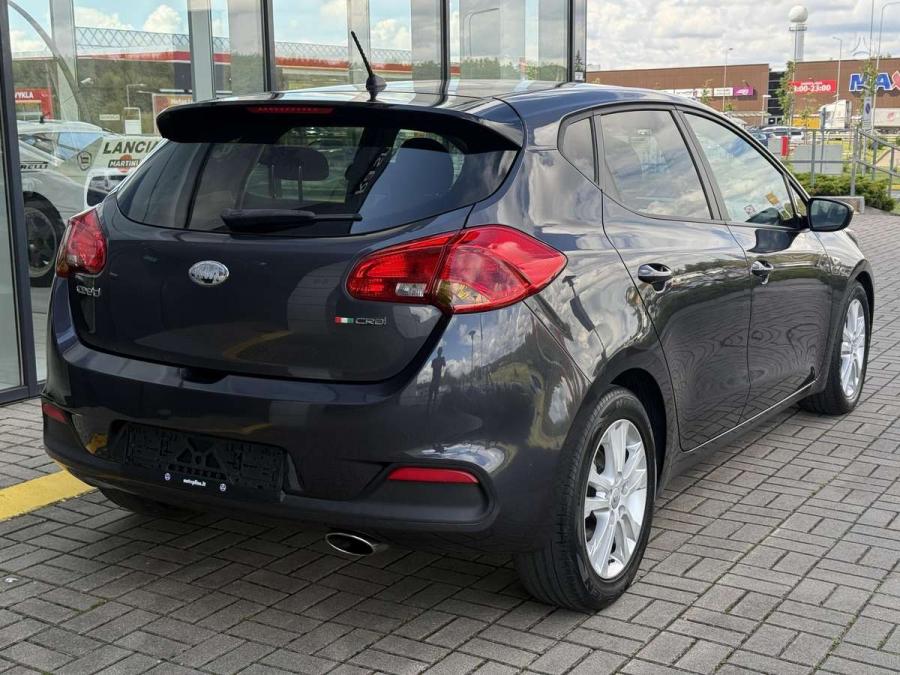Kia Ceed 2013 in Vilnius, with an engine capacity of 1.58 L and mileage of 108 thousand km for 6999 €, photo 6 on AUTOMOTO.COM.LV
