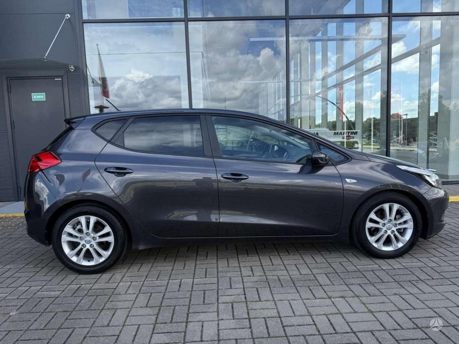 Kia Ceed 2013 in Vilnius, with an engine capacity of 1.58 L and mileage of 108 thousand km for 6999 €, photo 7 on AUTOMOTO.COM.LV