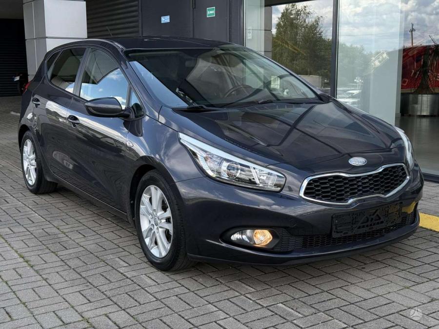 Kia Ceed 2013 in Vilnius, with an engine capacity of 1.58 L and mileage of 108 thousand km for 6999 €, photo 8 on AUTOMOTO.COM.LV