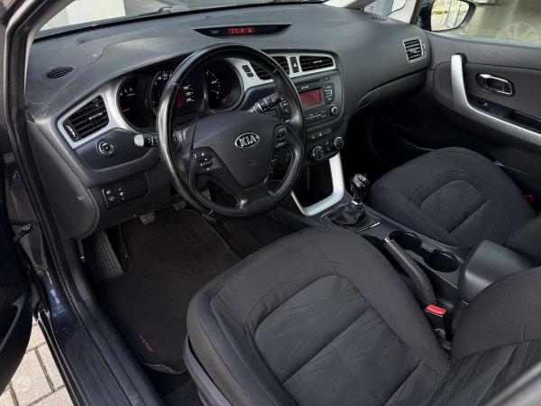 Kia Ceed 2013 in Vilnius, with an engine capacity of 1.58 L and mileage of 108 thousand km for 6999 €, photo 10 on AUTOMOTO.COM.LV