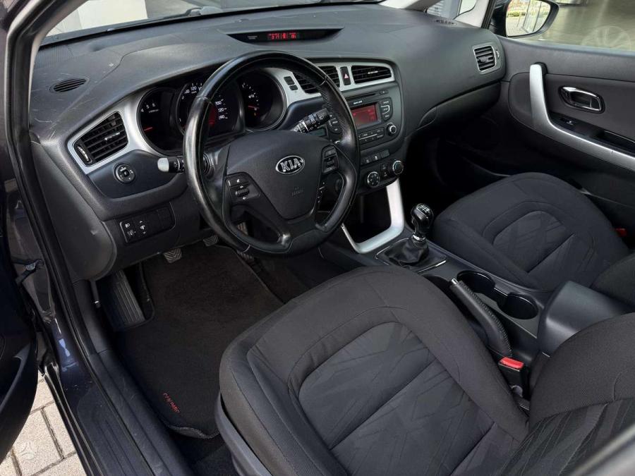 Kia Ceed 2013 in Vilnius, with an engine capacity of 1.58 L and mileage of 108 thousand km for 6999 €, photo 10 on AUTOMOTO.COM.LV