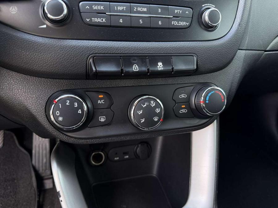 Kia Ceed 2013 in Vilnius, with an engine capacity of 1.58 L and mileage of 108 thousand km for 6999 €, photo 17 on AUTOMOTO.COM.LV
