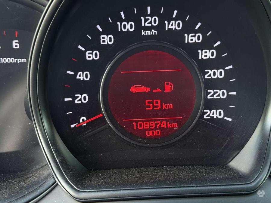 Kia Ceed 2013 in Vilnius, with an engine capacity of 1.58 L and mileage of 108 thousand km for 6999 €, photo 19 on AUTOMOTO.COM.LV