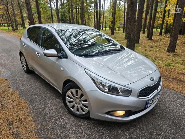 Kia Ceed 2013 in Vilnius on AUTOMOTO.COM.LV Kia Ceed 2013 in Vilnius, with an engine capacity of 1.40 L and mileage of 334 thousand km for 2500 €, photo 1 on AUTOMOTO.COM.LV