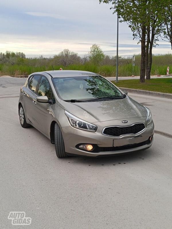Kia Ceed 2015 in Akmene, with an engine capacity of 1.50 L and mileage of 247 thousand km for 3950 €, photo 4 on AUTOMOTO.COM.LV