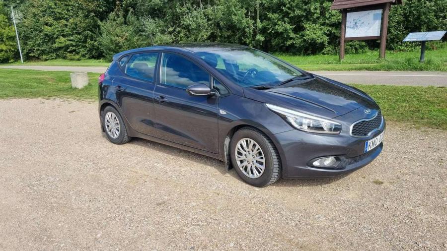 Kia Ceed 2015 in Jurbarkas, with an engine capacity of 1.58 L and mileage of 266 thousand km for 4300 €, photo 3 on AUTOMOTO.COM.LV