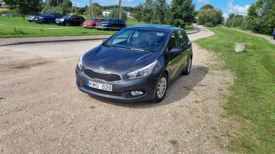Kia Ceed 2015 in Jurbarkas, with an engine capacity of 1.58 L and mileage of 266 thousand km for 4300 €, photo 5 on AUTOMOTO.COM.LV