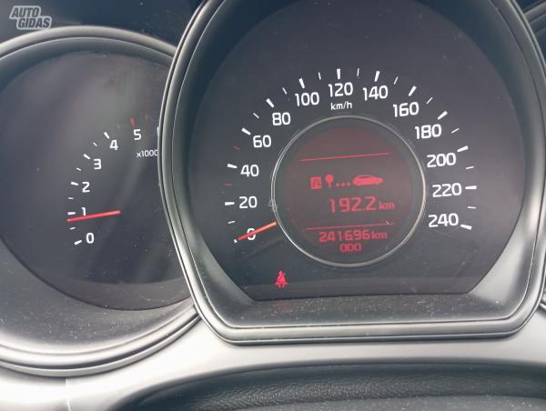Kia Ceed 2016 in Sakiai, with an engine capacity of 1.60 L and mileage of 242 thousand km for 5200 €, photo 8 on AUTOMOTO.COM.LV