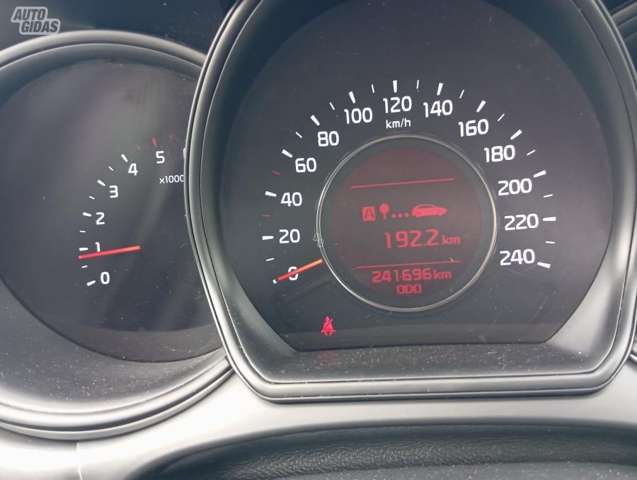 Kia Ceed 2016 in Sakiai, with an engine capacity of 1.60 L and mileage of 242 thousand km for 5200 €, photo 9 on AUTOMOTO.COM.LV