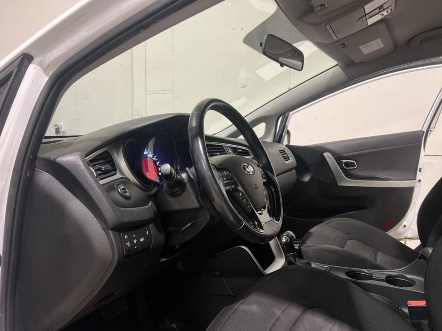 Kia Ceed 2018 in Klaipeda, with an engine capacity of 0.00 L and mileage of 203 thousand km for 7700 €, photo 6 on AUTOMOTO.COM.LV