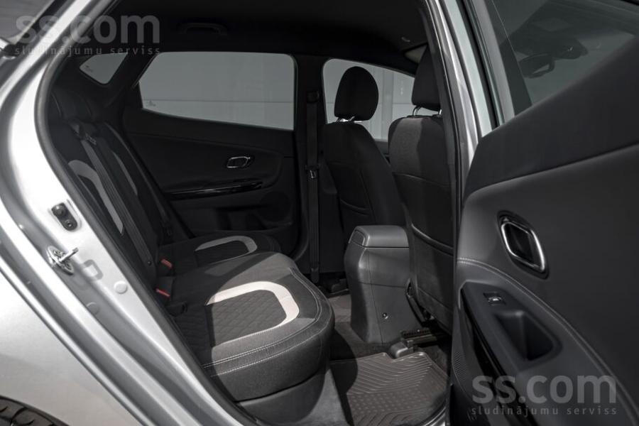 Kia Ceed 2018 in Riga, with an engine capacity of 1.60 L and mileage of 129 thousand km for 8750 €, photo 16 on AUTOMOTO.COM.LV