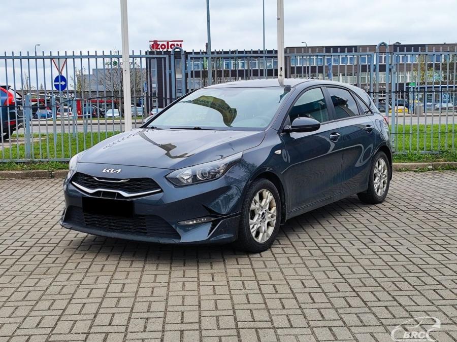 Kia Ceed 2021 in Klaipeda, with an engine capacity of 1.00 L and mileage of 272 thousand km for 8000 €, photo 1 on AUTOMOTO.COM.LV
