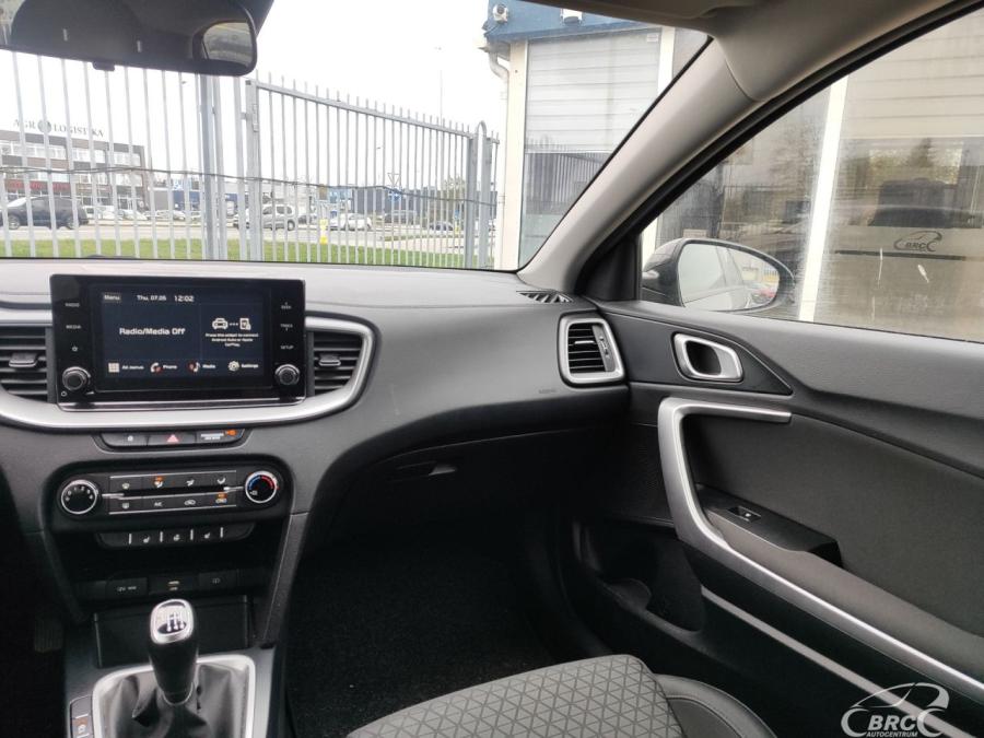 Kia Ceed 2021 in Klaipeda, with an engine capacity of 1.00 L and mileage of 272 thousand km for 8000 €, photo 5 on AUTOMOTO.COM.LV