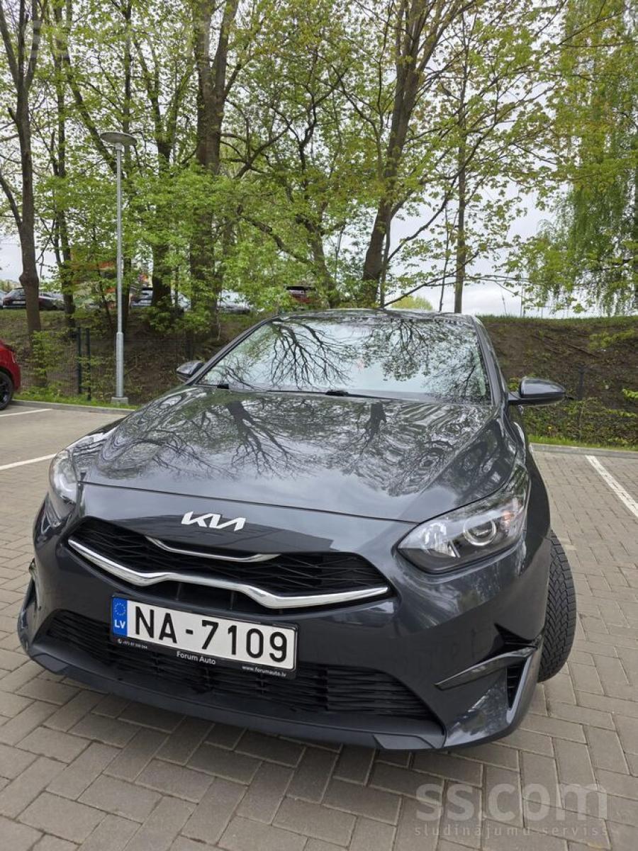 Kia Ceed 2021 in Riga, with an engine capacity of 1.50 L and mileage of 43 thousand km for 14500 €, photo 1 on AUTOMOTO.COM.LV