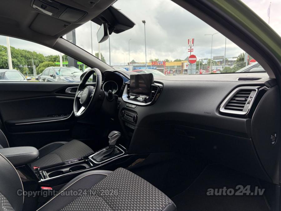 Kia Ceed 2023 in Tallinn, with an engine capacity of 1.50 L and mileage of 49 thousand km for 22900 €, photo 5 on AUTOMOTO.COM.LV