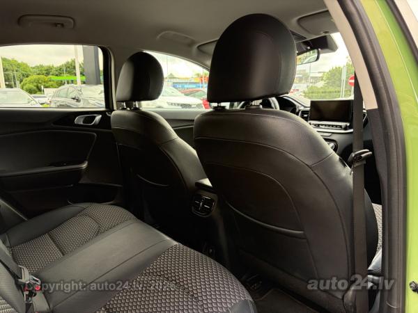 Kia Ceed 2023 in Tallinn, with an engine capacity of 1.50 L and mileage of 49 thousand km for 22900 €, photo 5 on AUTOMOTO.COM.LV