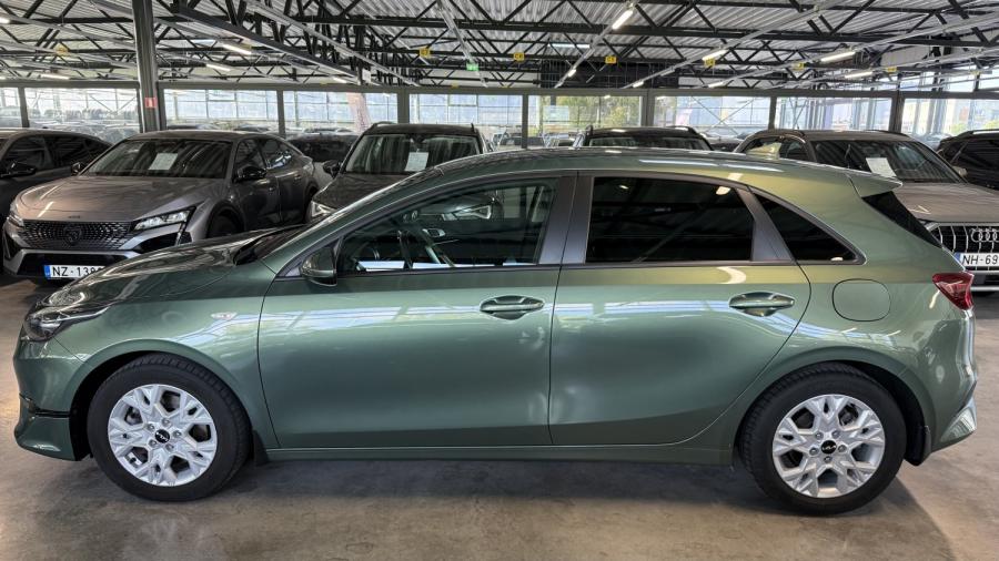 Kia Ceed 2025 in Riga, with an engine capacity of 1.00 L and mileage of 44 thousand km for 17400 €, photo 1 on AUTOMOTO.COM.LV