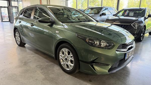 Kia Ceed 2025 in Riga on AUTOMOTO.COM.LV Kia Ceed 2025 in Riga, with an engine capacity of 1.00 L and mileage of 44 thousand km for 17400 €, photo 7 on AUTOMOTO.COM.LV