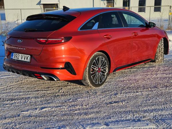 Oranžs Kia Ceed 2021 Tallina, ar dzinēja tilpumu 1.60 L un nobraukumu 133 tūkst. km par 23000 €, foto 3 vietnē AUTOMOTO.COM.LV
