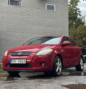 Red Kia Ceed 2008 in Riga, with an engine capacity of 2.00 L and mileage of 189 thousand km for 3000 €, photo  on AUTOMOTO.COM.LV