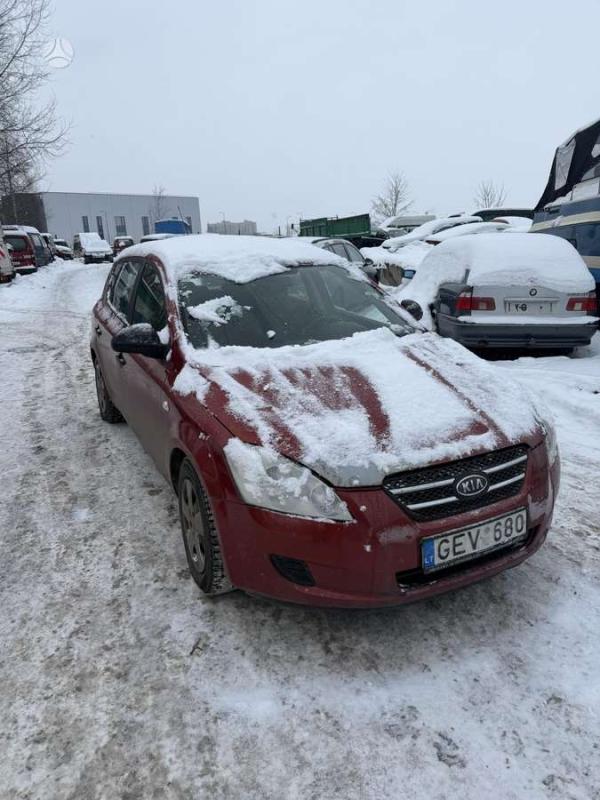 Sarkans Kia Ceed 2008 Kauņa, ar dzinēja tilpumu 1.58 L un nobraukumu 265 tūkst. km par 799 €, foto 1 vietnē AUTOMOTO.COM.LV