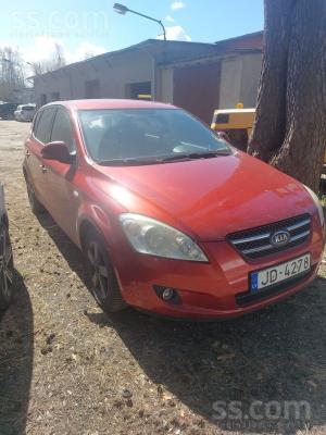 Sarkans Kia Ceed 2008 Rīga, ar dzinēja tilpumu 1.60 L un nobraukumu 255 tūkst. km par 650 €, foto  vietnē AUTOMOTO.COM.LV