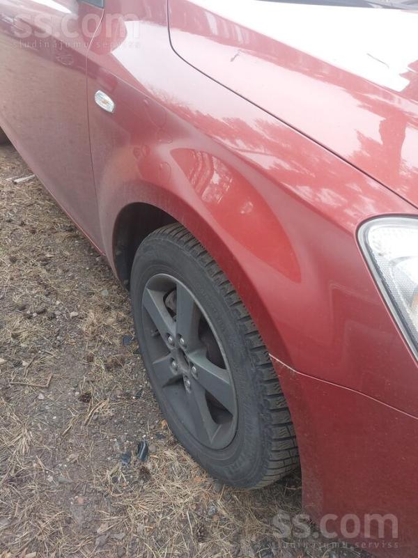 Sarkans Kia Ceed 2008 Rīga, ar dzinēja tilpumu 1.60 L un nobraukumu 255 tūkst. km par 650 €, foto 4 vietnē AUTOMOTO.COM.LV