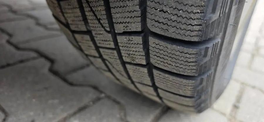 Sarkans Kia Ceed 2008 Valmiera, ar dzinēja tilpumu 1.60 L un nobraukumu 381 tūkst. km par 1300 €, foto 12 vietnē AUTOMOTO.COM.LV