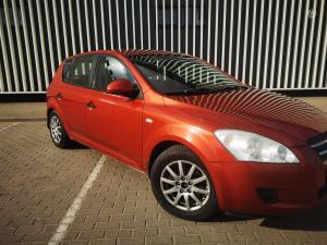 Sarkans Kia Ceed 2008 Viļņa, ar dzinēja tilpumu 1.60 L un nobraukumu 255 tūkst. km par 3450 €, foto 14 vietnē AUTOMOTO.COM.LV
