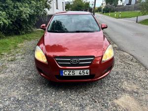 Sarkans Kia Ceed 2008 Viļņa, ar dzinēja tilpumu 1.59 L un nobraukumu 122 tūkst. km par 1200 €, foto 3 vietnē AUTOMOTO.COM.LV